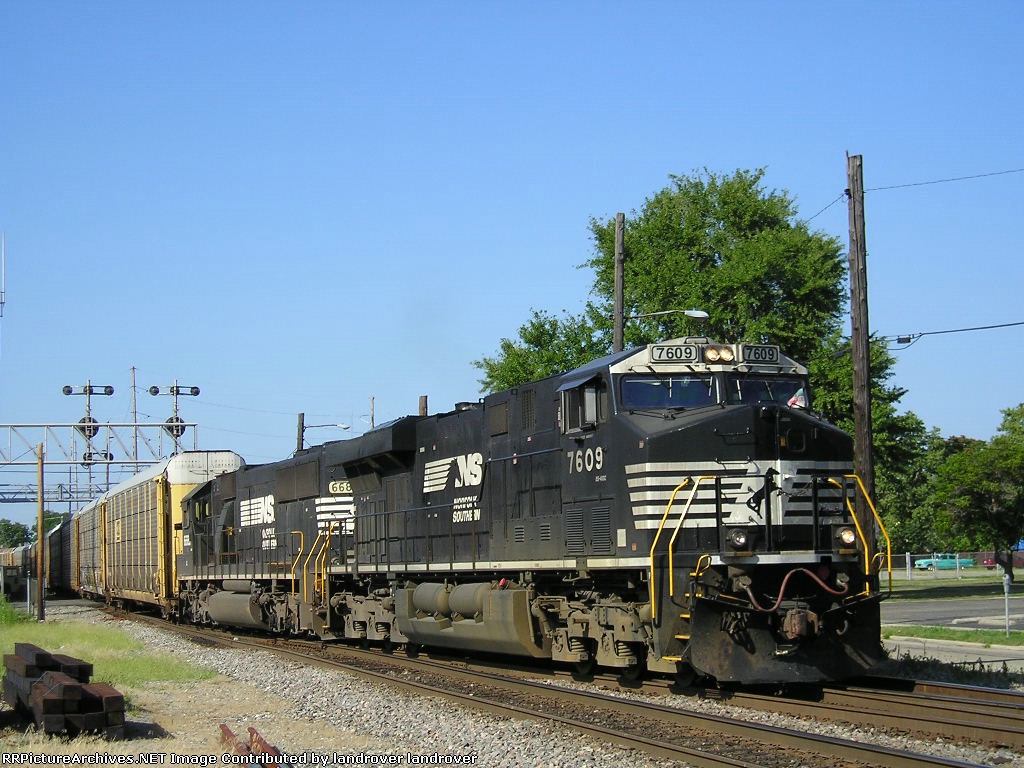 NS 7609 On NS 197-22 Eastbound